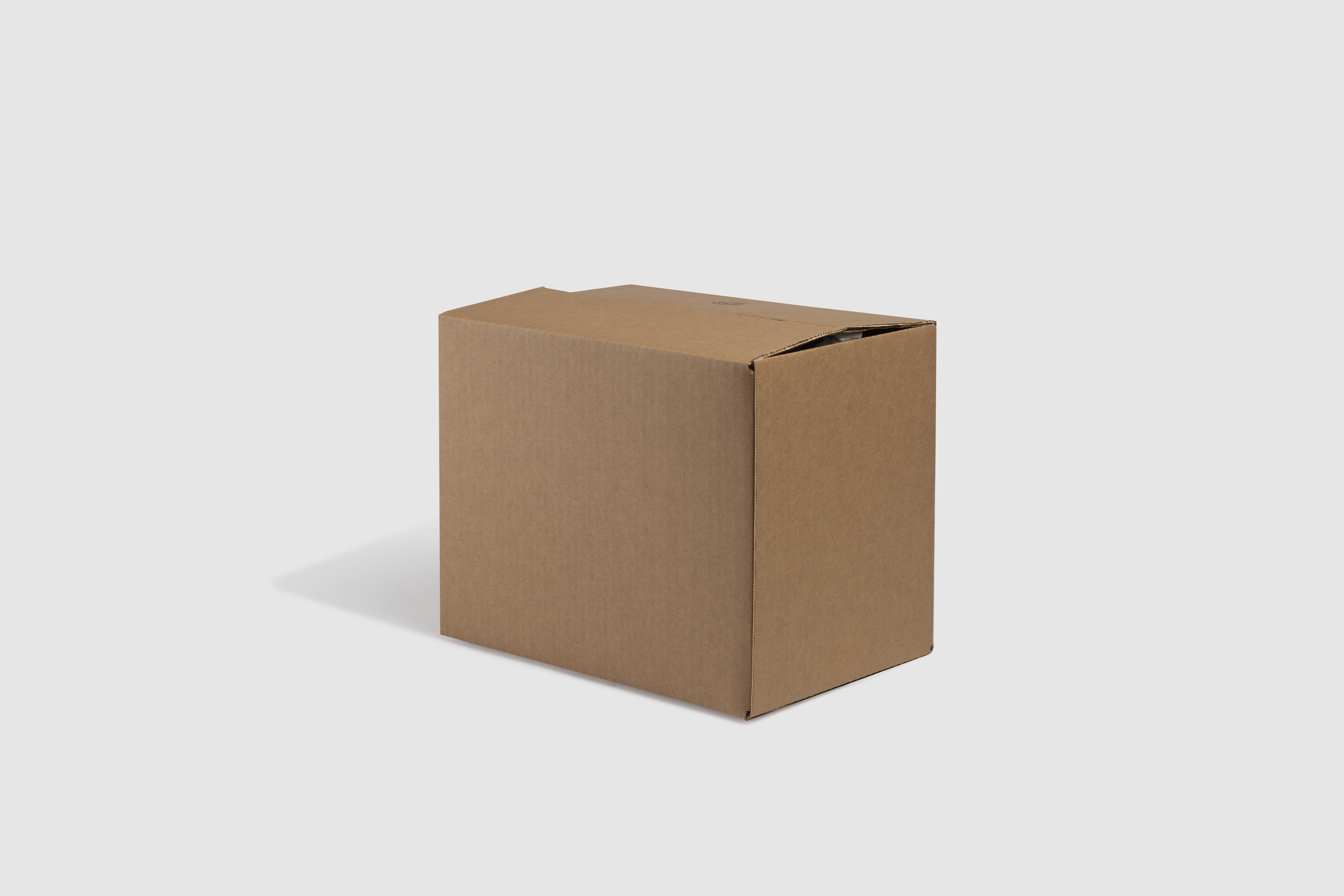 Sturdy cardboard box for transport or storage of products